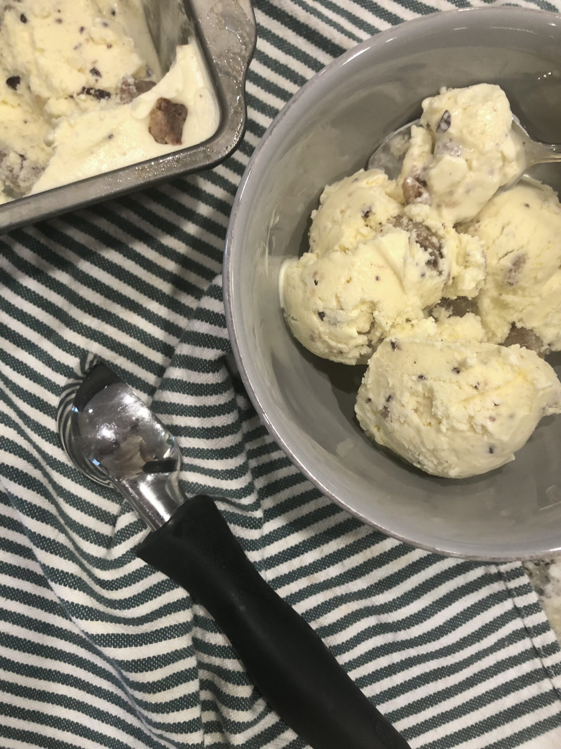 Chocolate Chip Cookie Dough Ice Cream - Gourmae Cafe